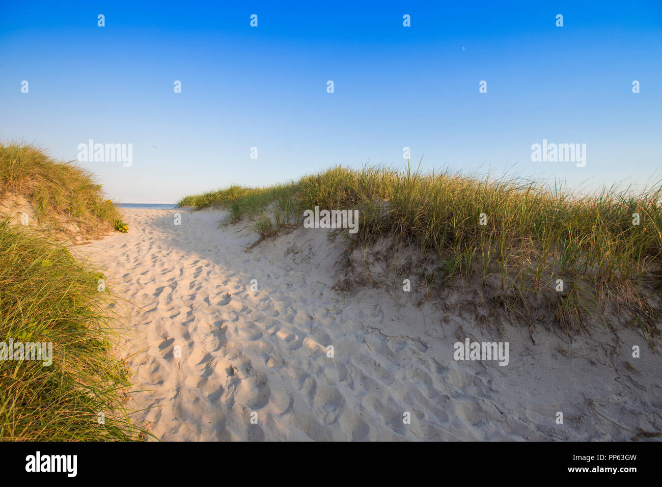 hampton beach entrance at sunset Stock Photo - Alamy