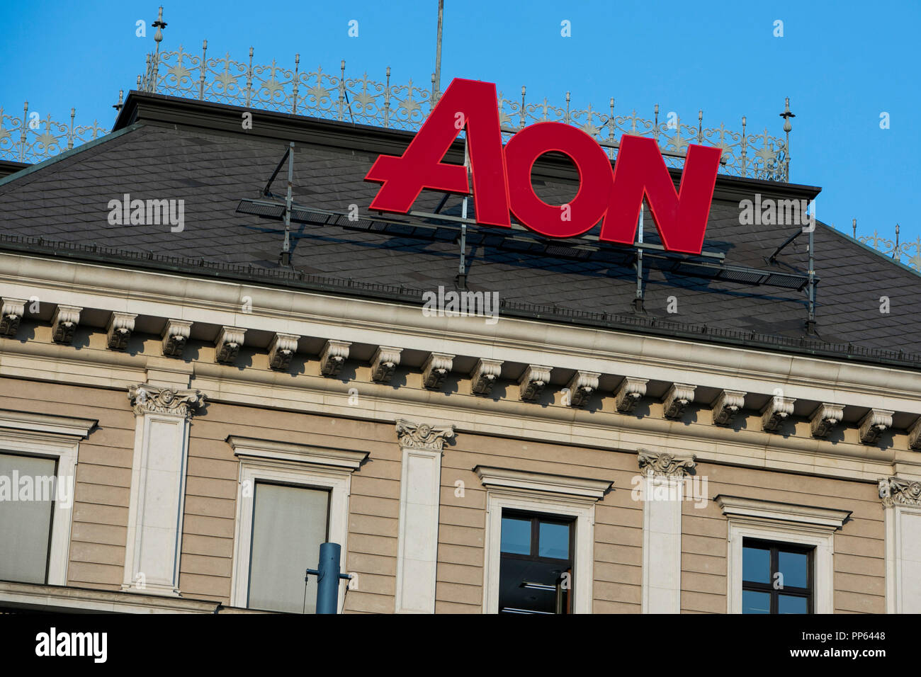 Aon logo hi-res stock photography and images - Alamy