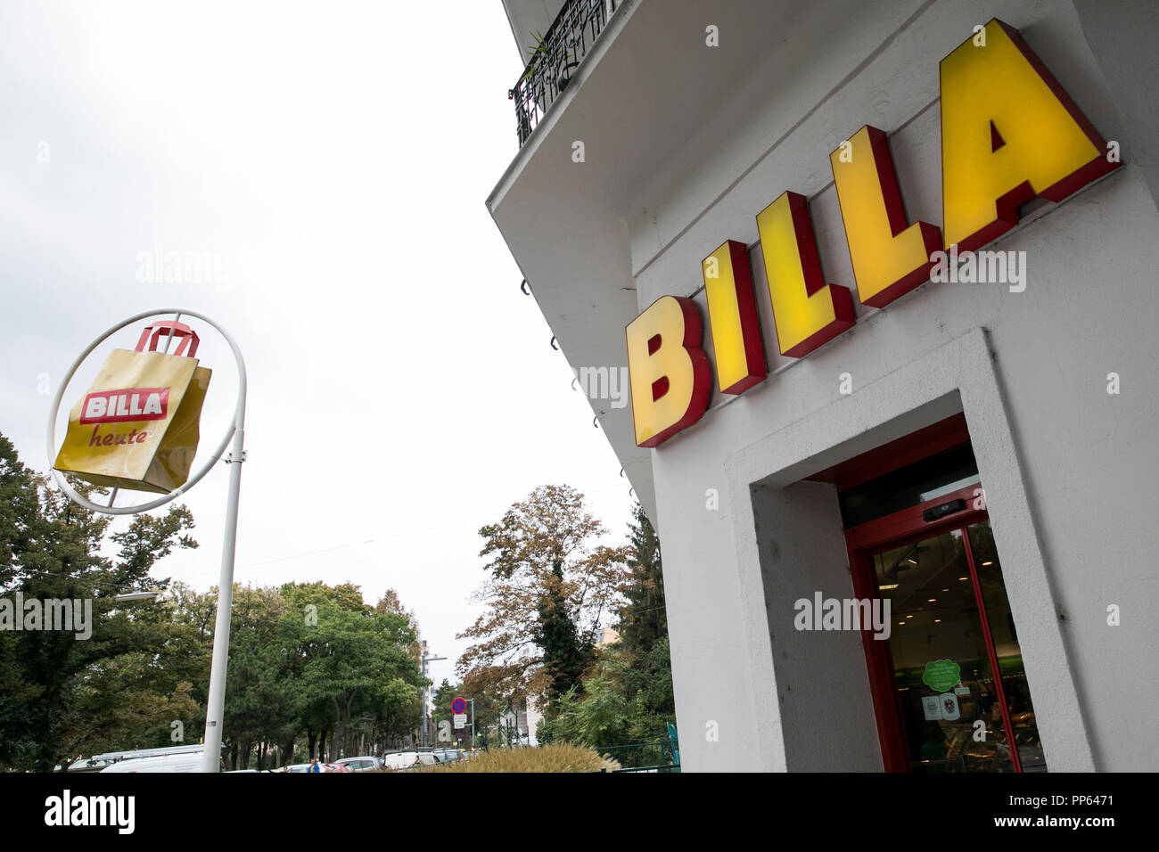 Billa logo hi-res stock photography and images - Alamy