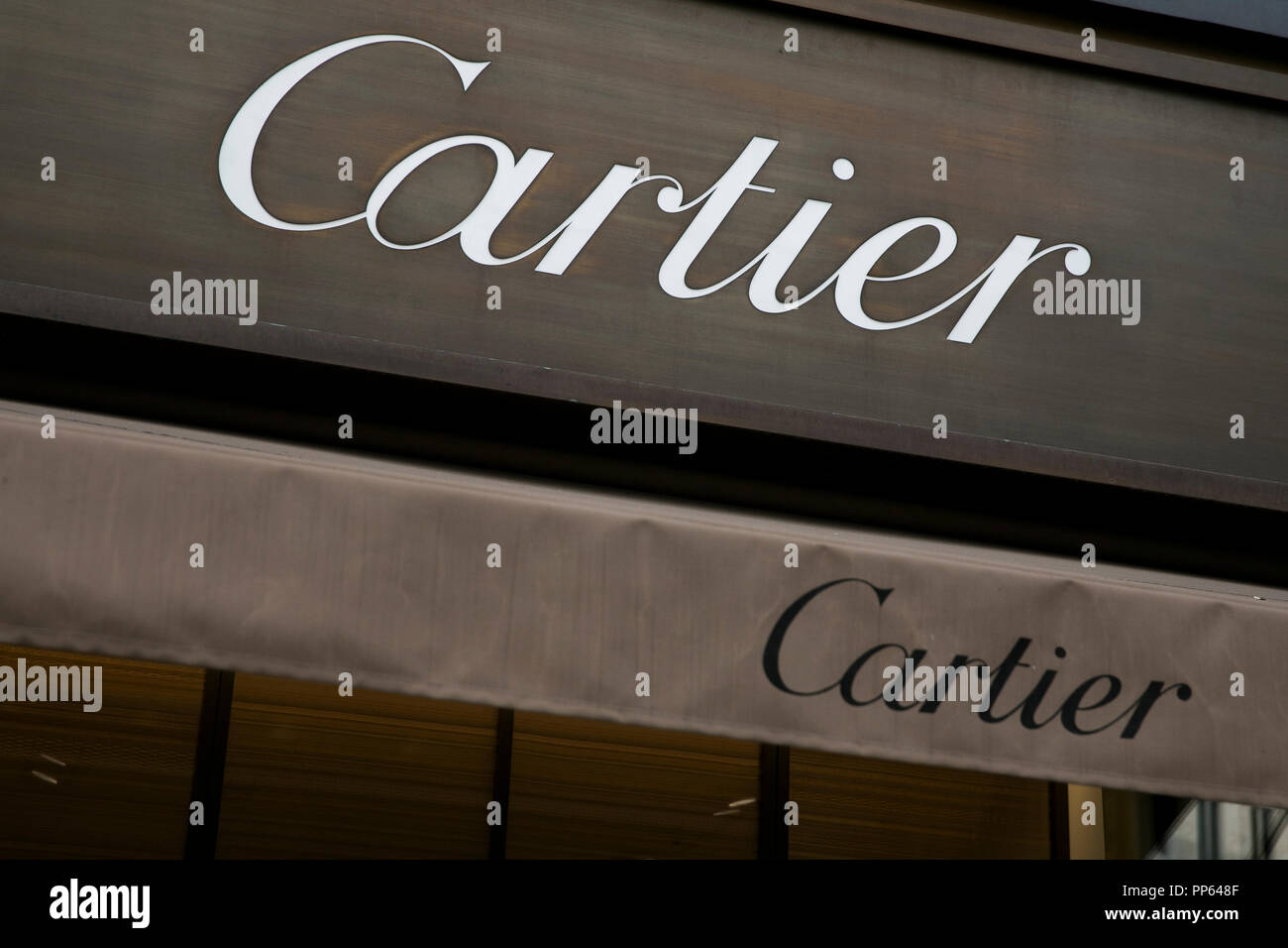 Cartier logo hi-res stock photography and images - Alamy