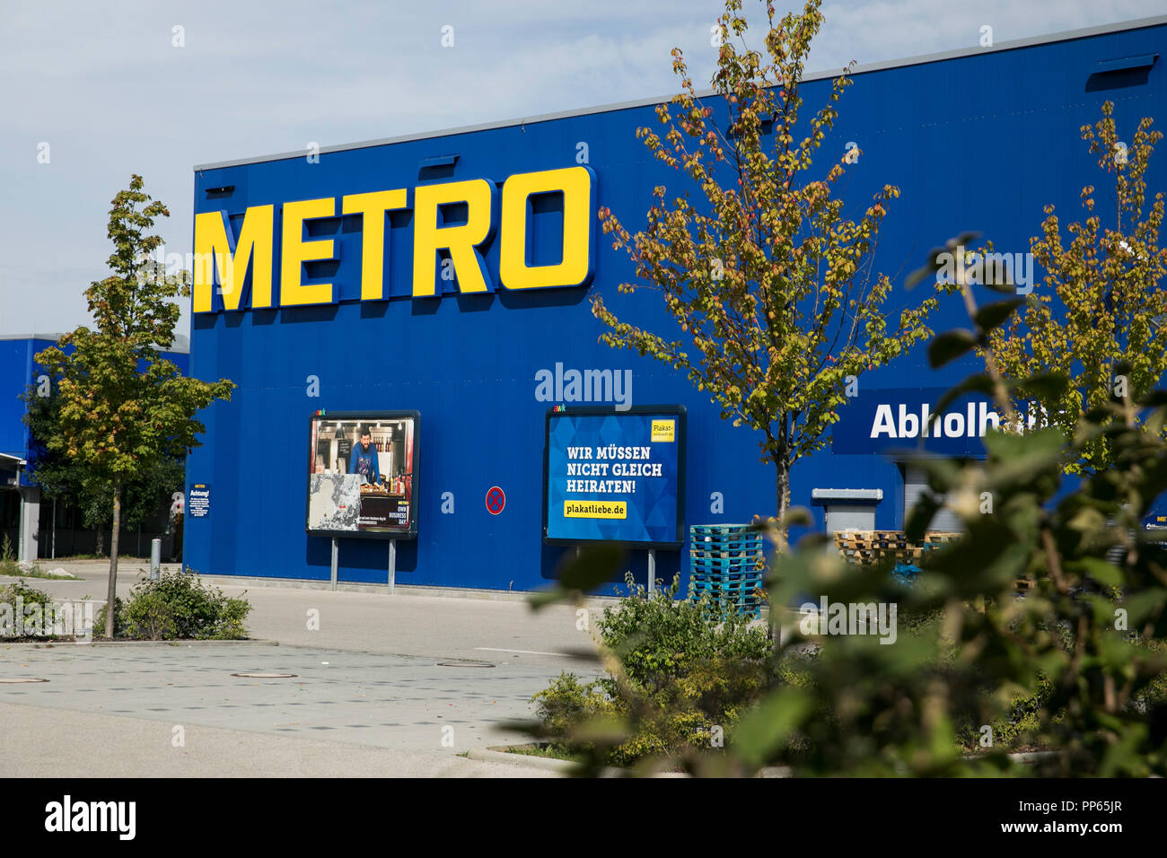 A logo sign outside of a Metro Group retail store in Munich, Germany ...