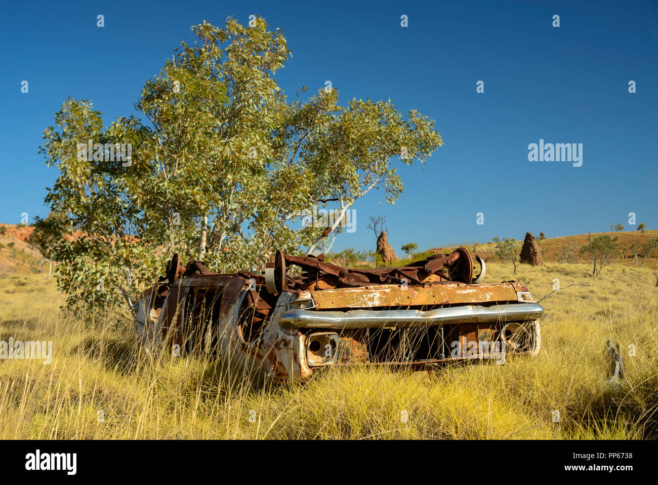 Australia bush abandoned car hi-res stock photography and images - Alamy