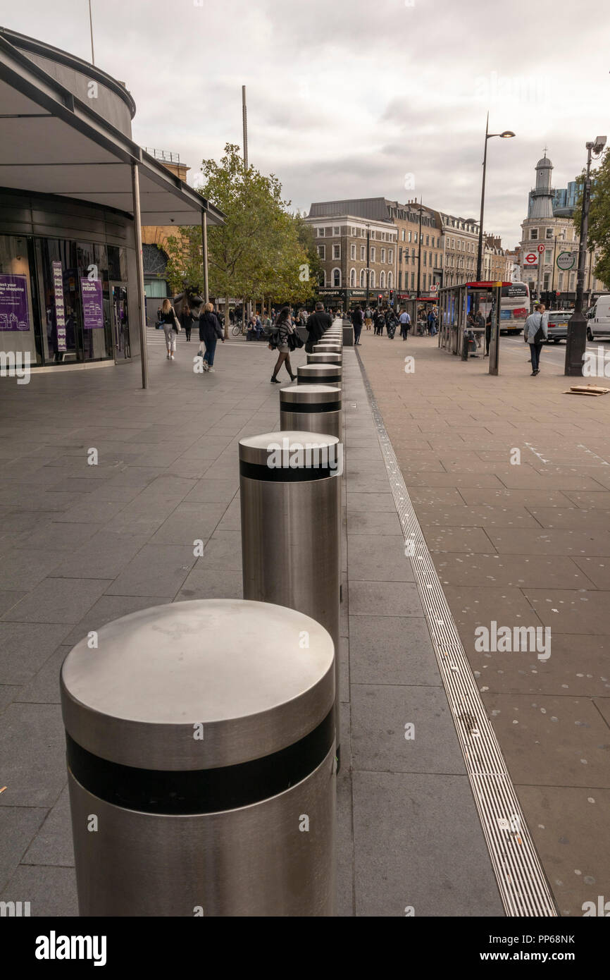 Anti truck ram barriers hi-res stock photography and images - Alamy