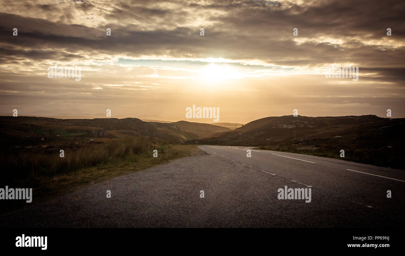 Beautiful tree side mountain road hi-res stock photography and images ...