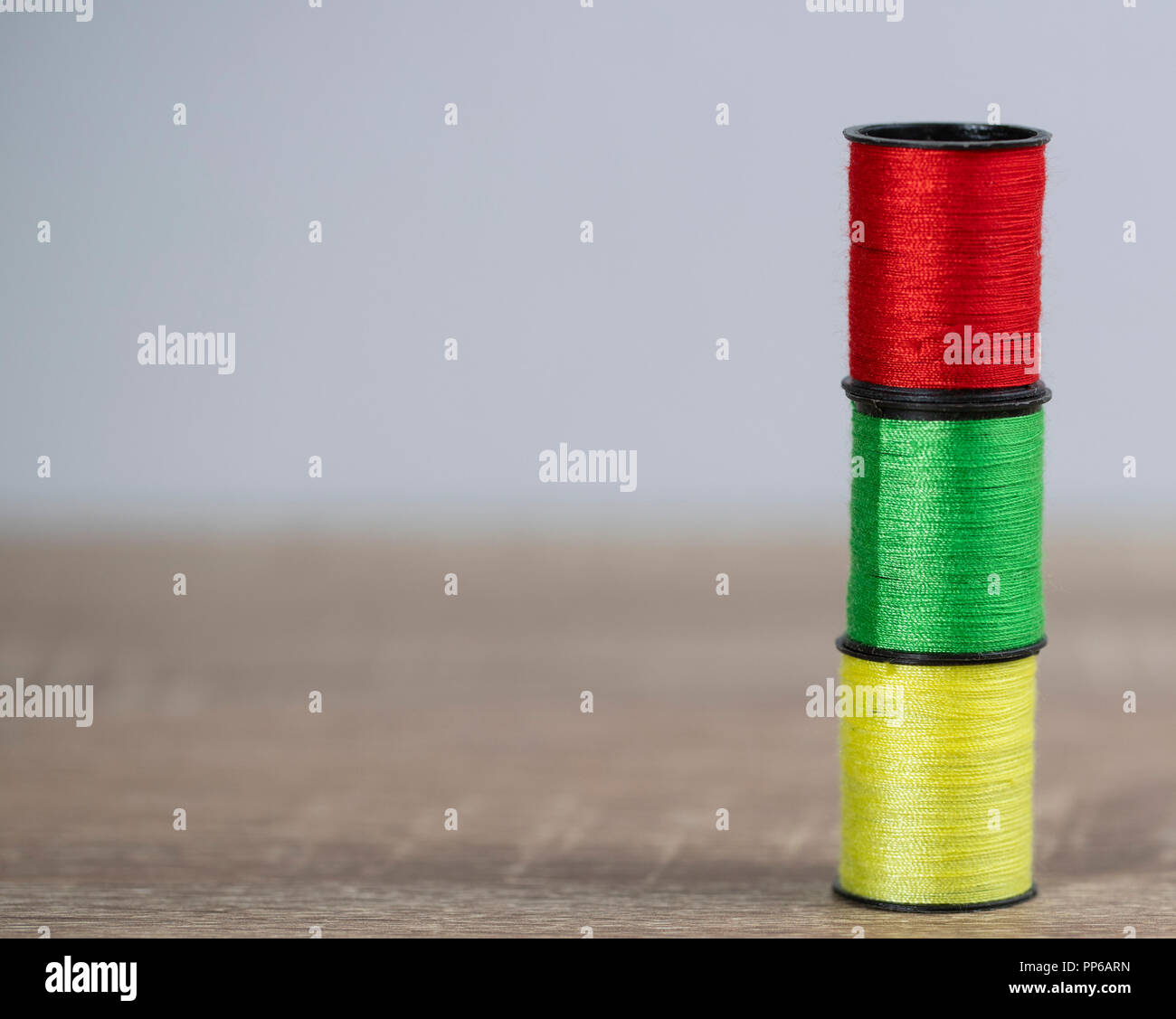 Thread stand hi-res stock photography and images - Alamy