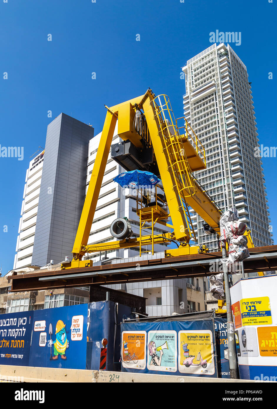 New overhead line equipment hi-res stock photography and images - Alamy