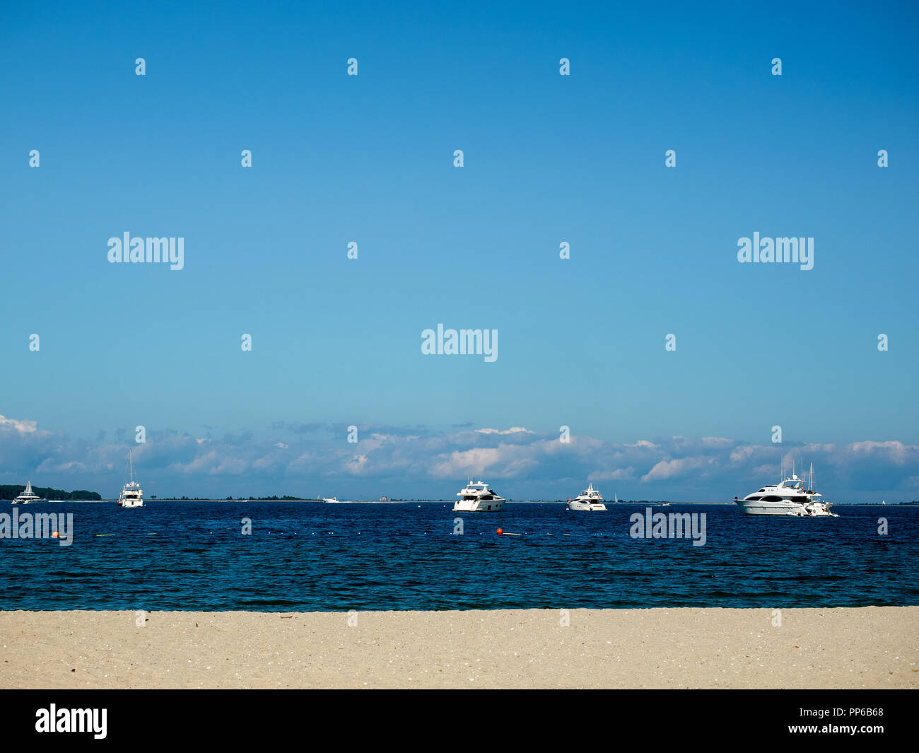 Sag Harbor Beach Stock Photos & Sag Harbor Beach Stock Images - Alamy