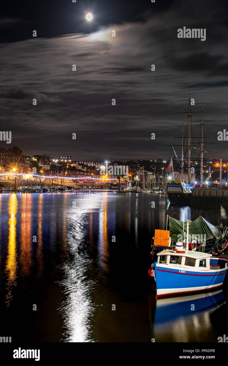 Whitby harbour night lights hi-res stock photography and images - Alamy