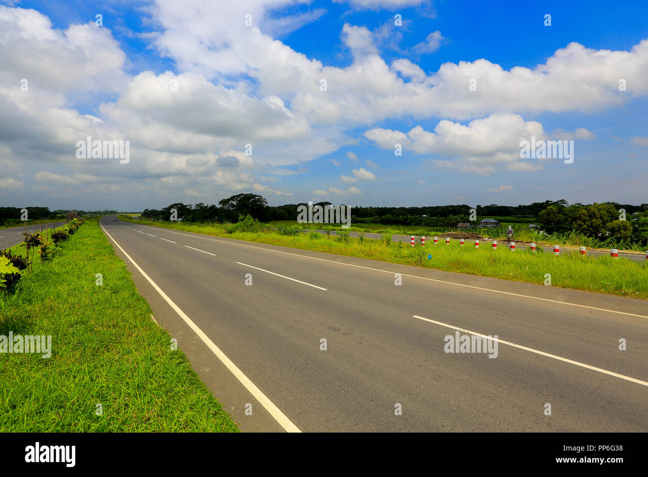 Approach road hi-res stock photography and images - Alamy