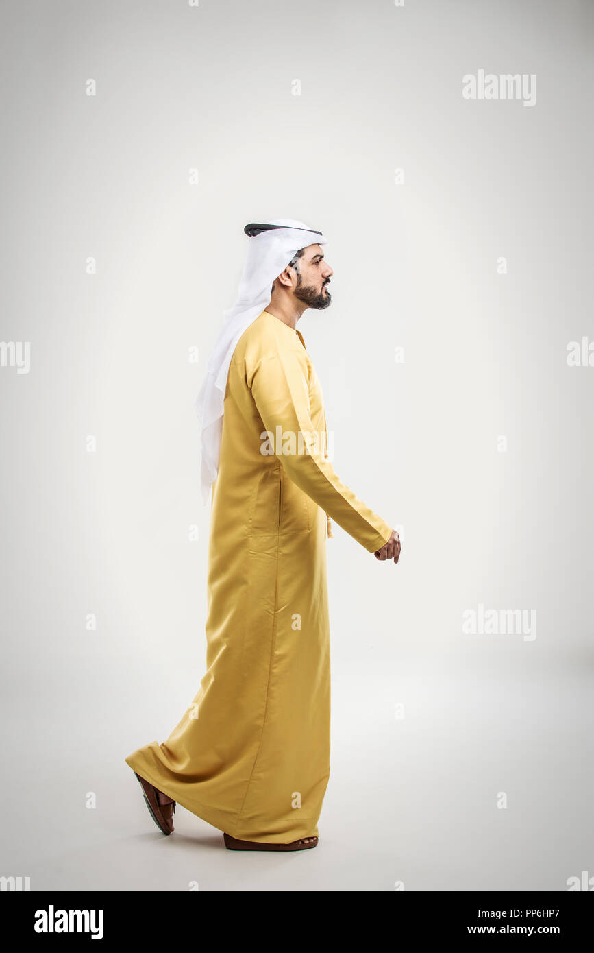 Portrait of arabic man with kandora in a studio Stock Photo - Alamy
