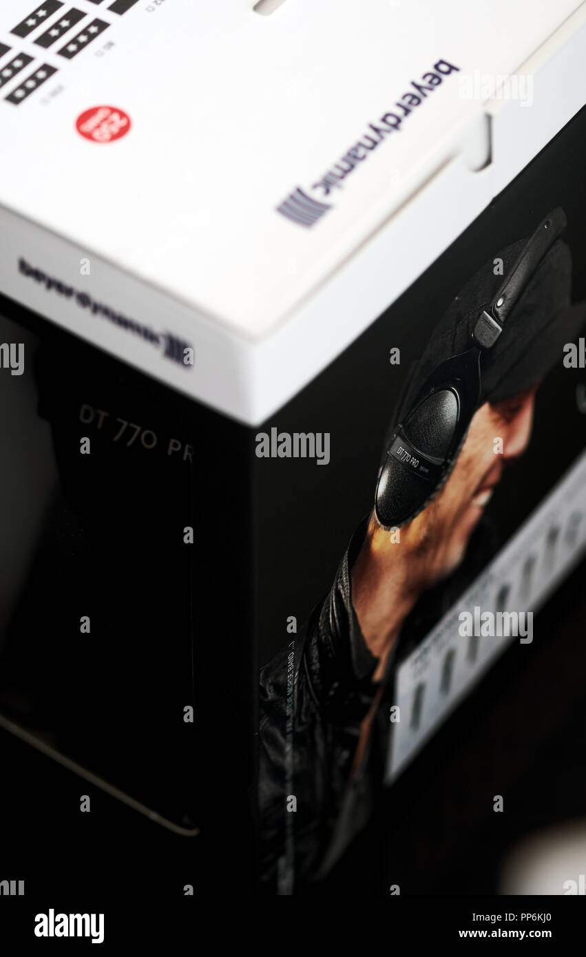 Dt 770 pro hi-res stock photography and images - Alamy