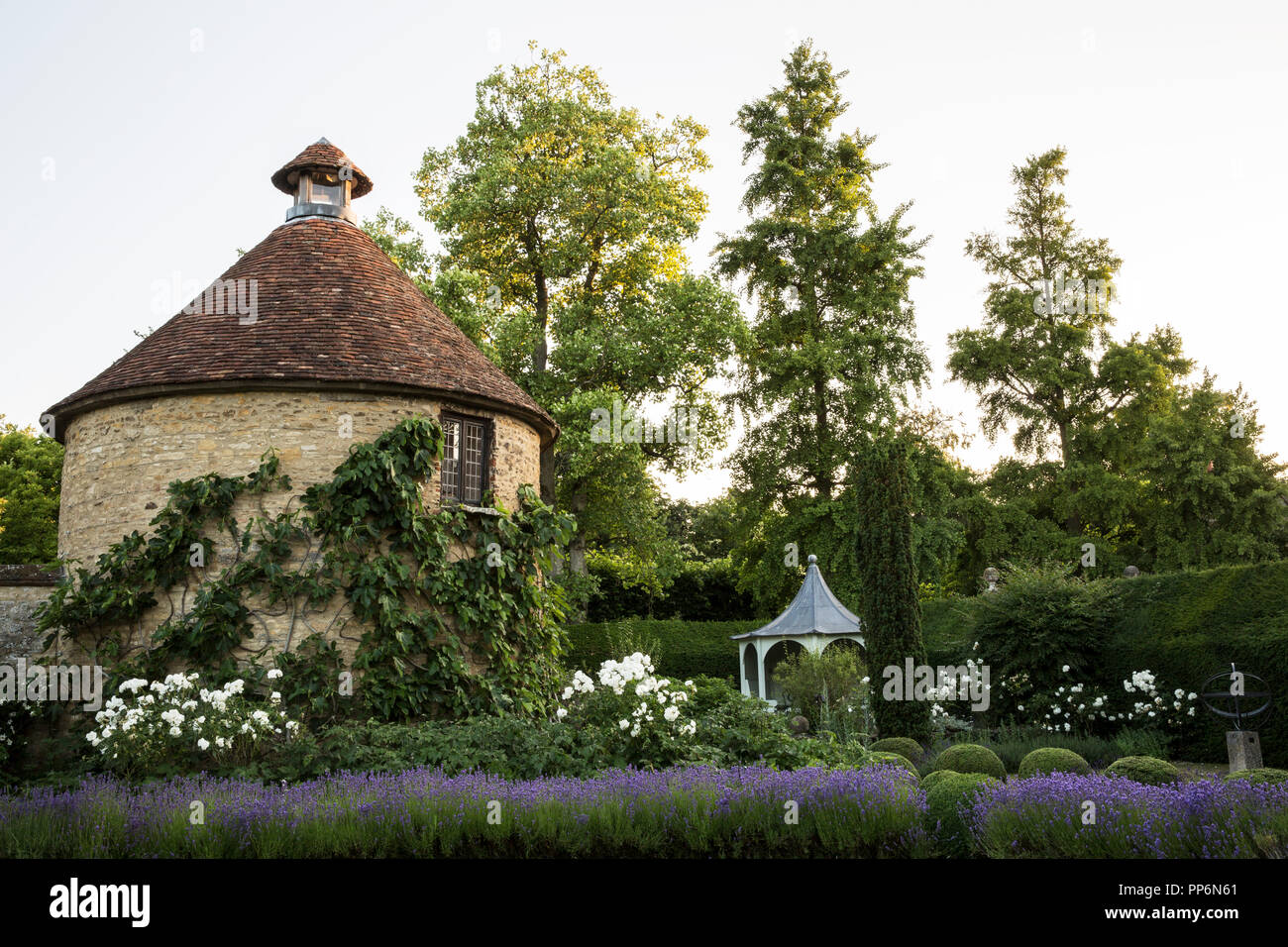 Le pavilion hotel hi-res stock photography and images - Alamy