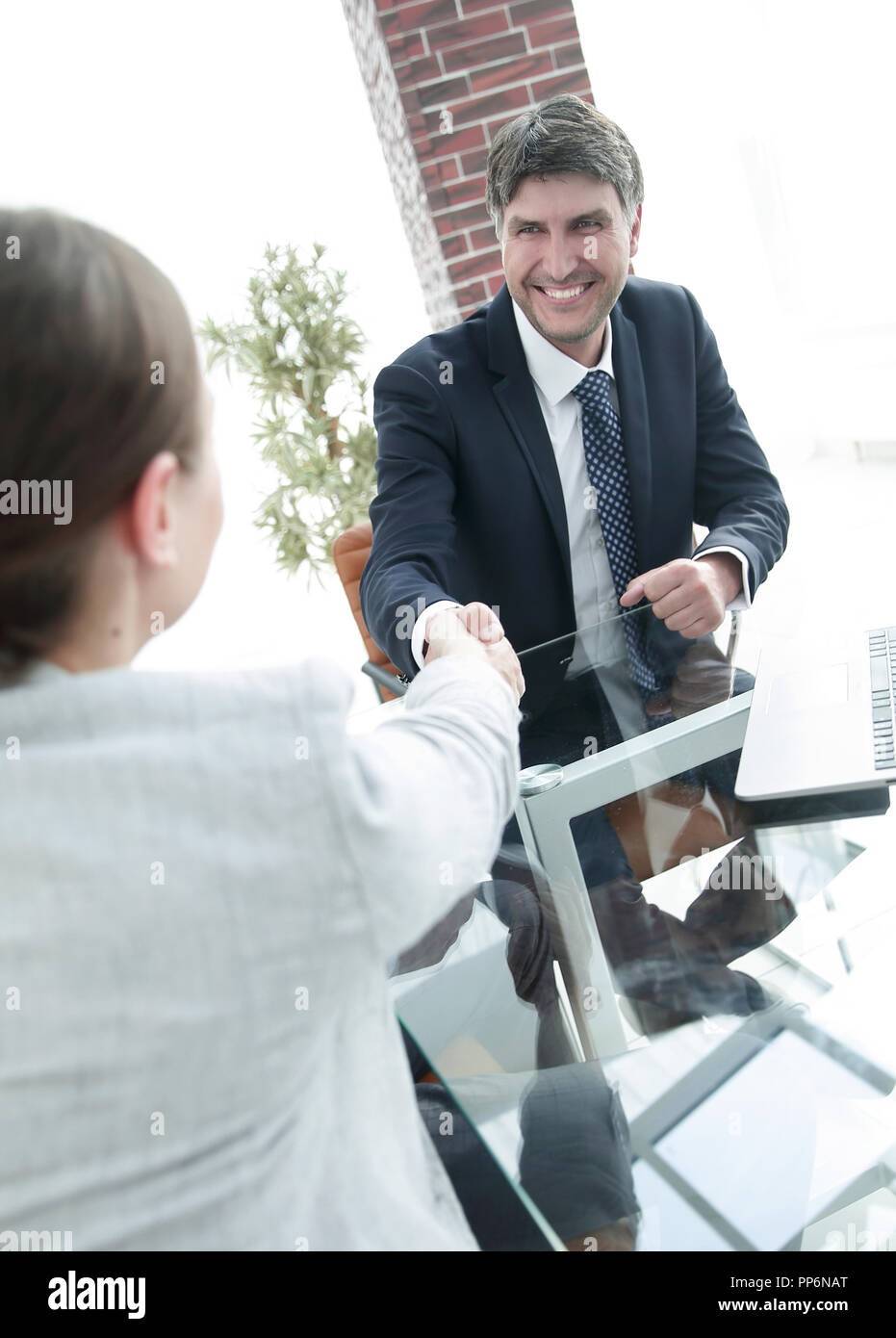 welcome handshake between a lawyer and a client Stock Photo - Alamy