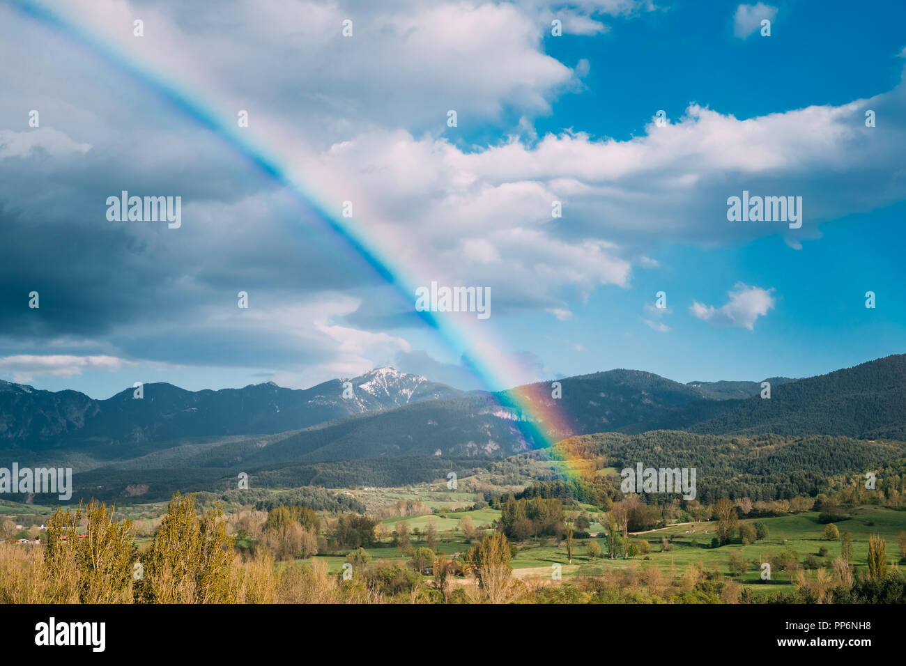 Rainbow mountain forest landscape hi-res stock photography and images ...