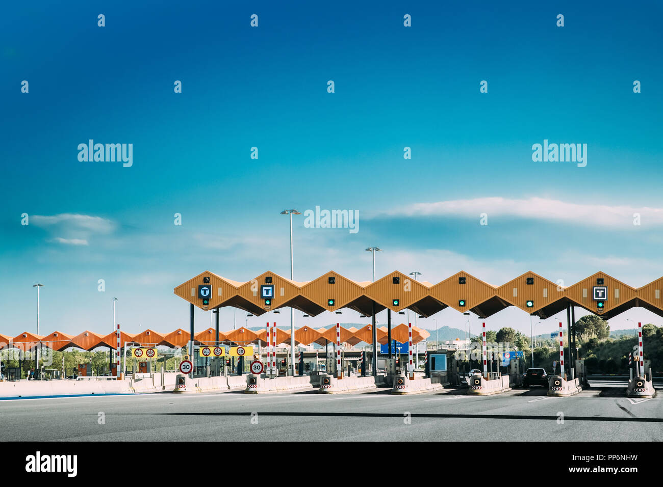 Toll station on highway hi-res stock photography and images - Alamy