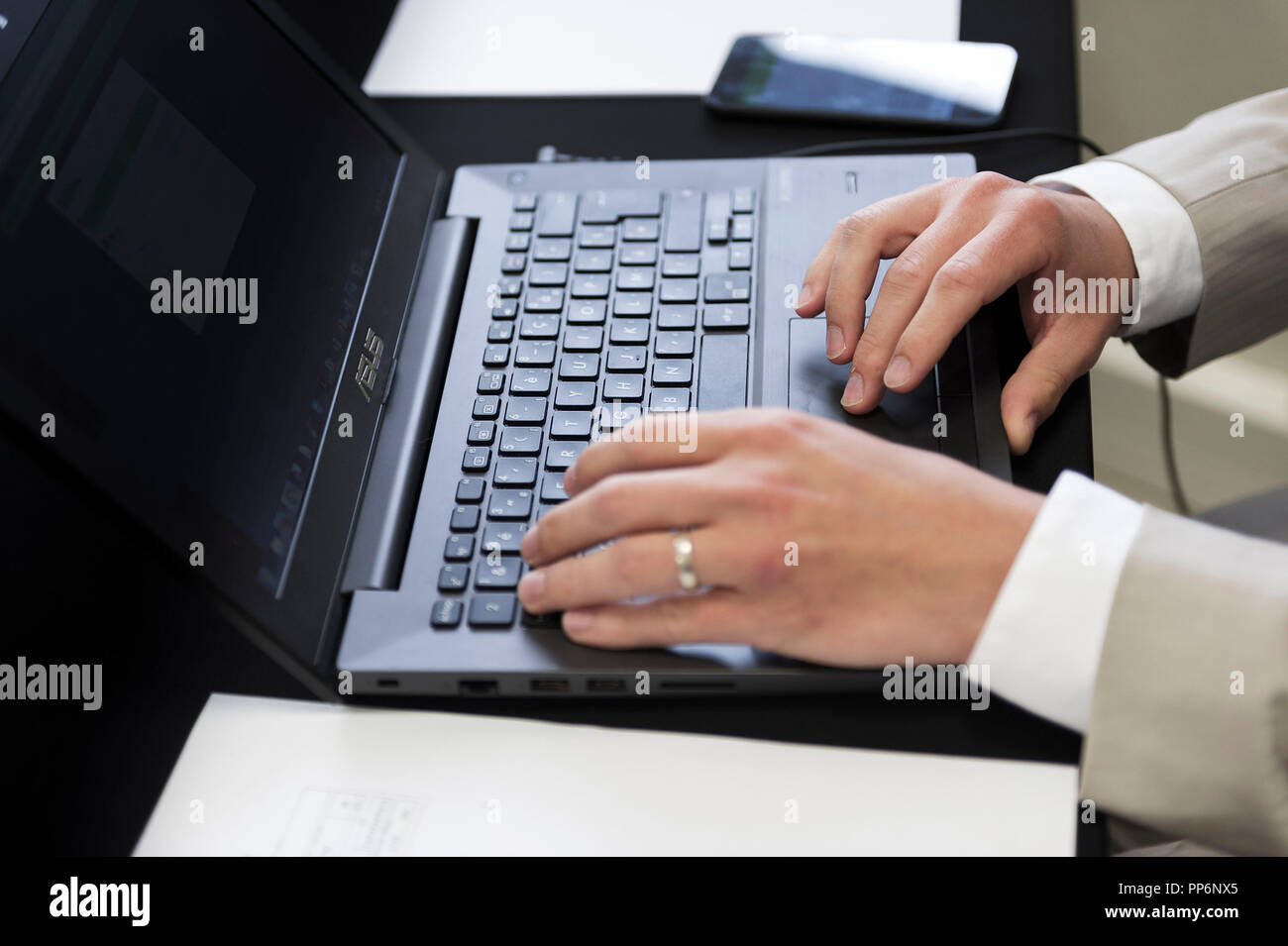 Note a computer keyboard hi-res stock photography and images - Alamy