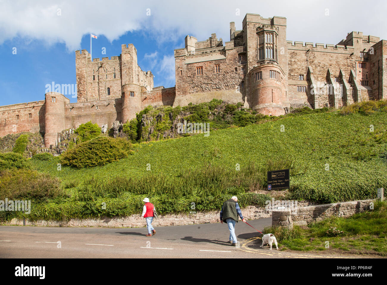 Walking to castle hi-res stock photography and images - Alamy