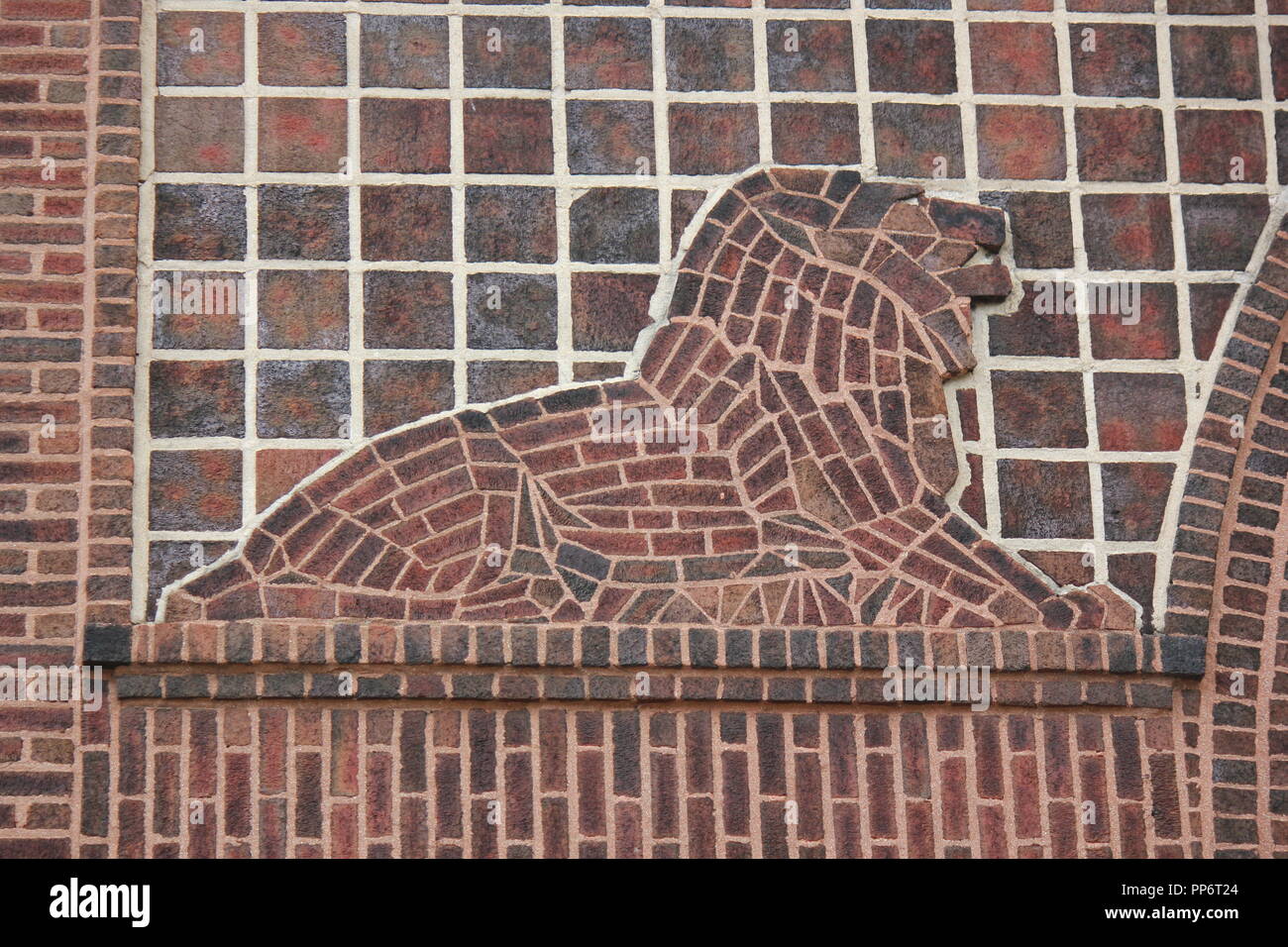 Unusual sizes of bricks hi-res stock photography and images - Alamy