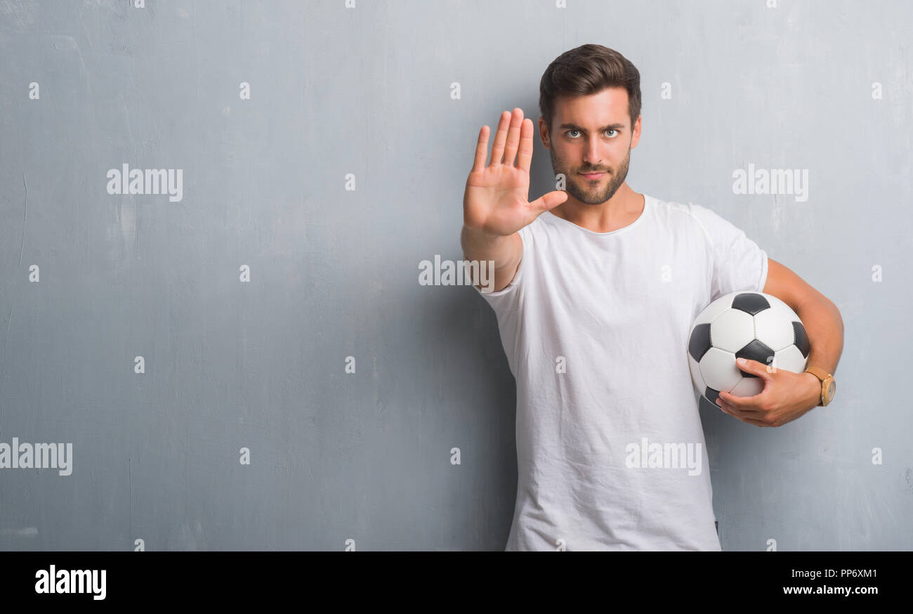 Soccer Defense Wall Stock Photos & Soccer Defense Wall Stock Images - Alamy