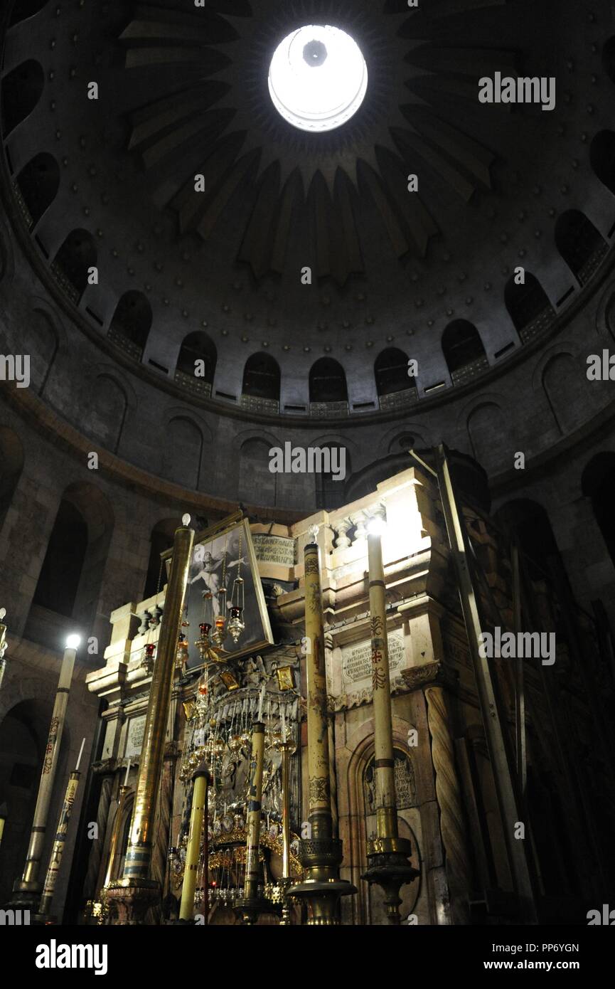Tomb of christ hi-res stock photography and images - Alamy