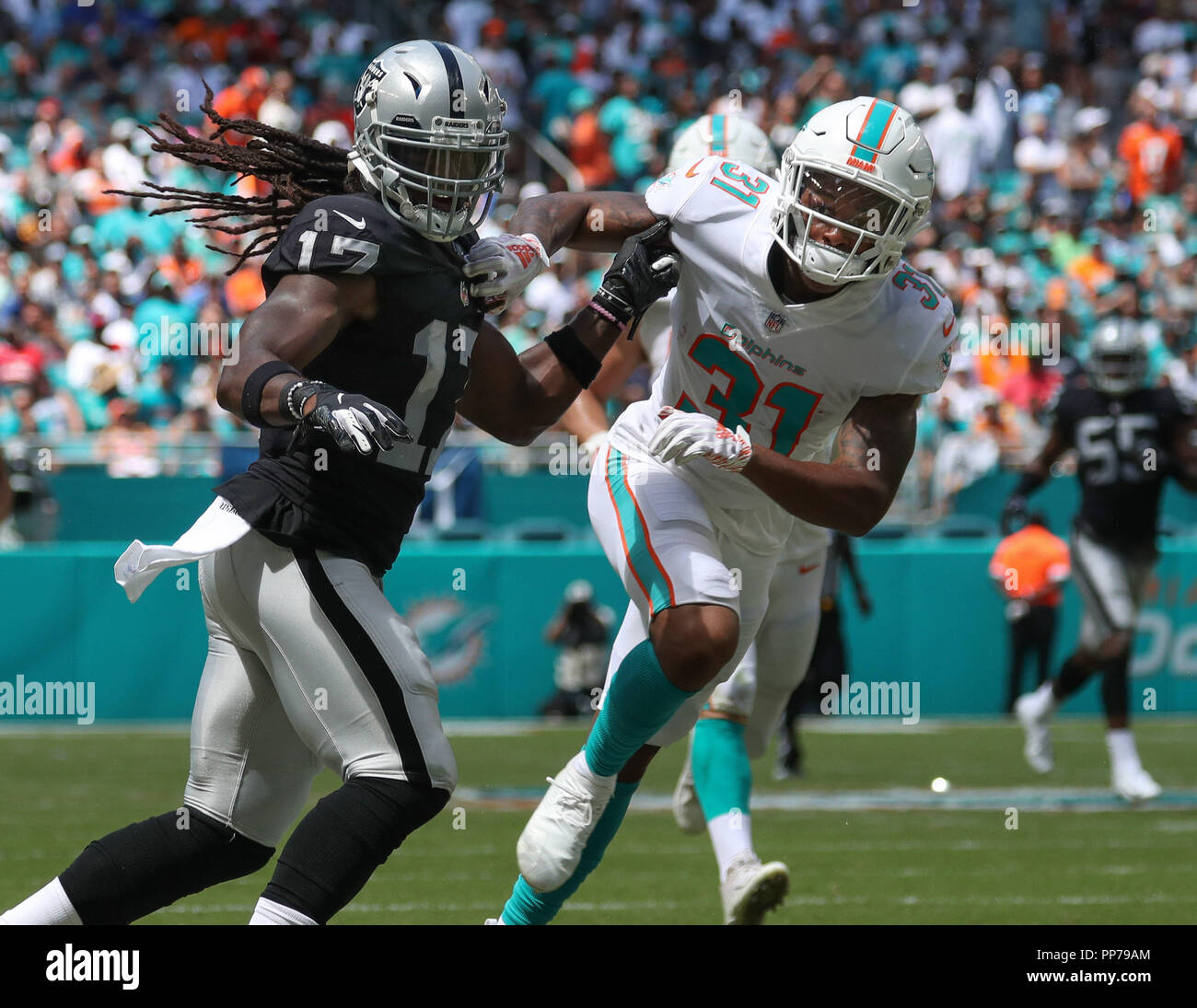Nfl position hi-res stock photography and images - Alamy
