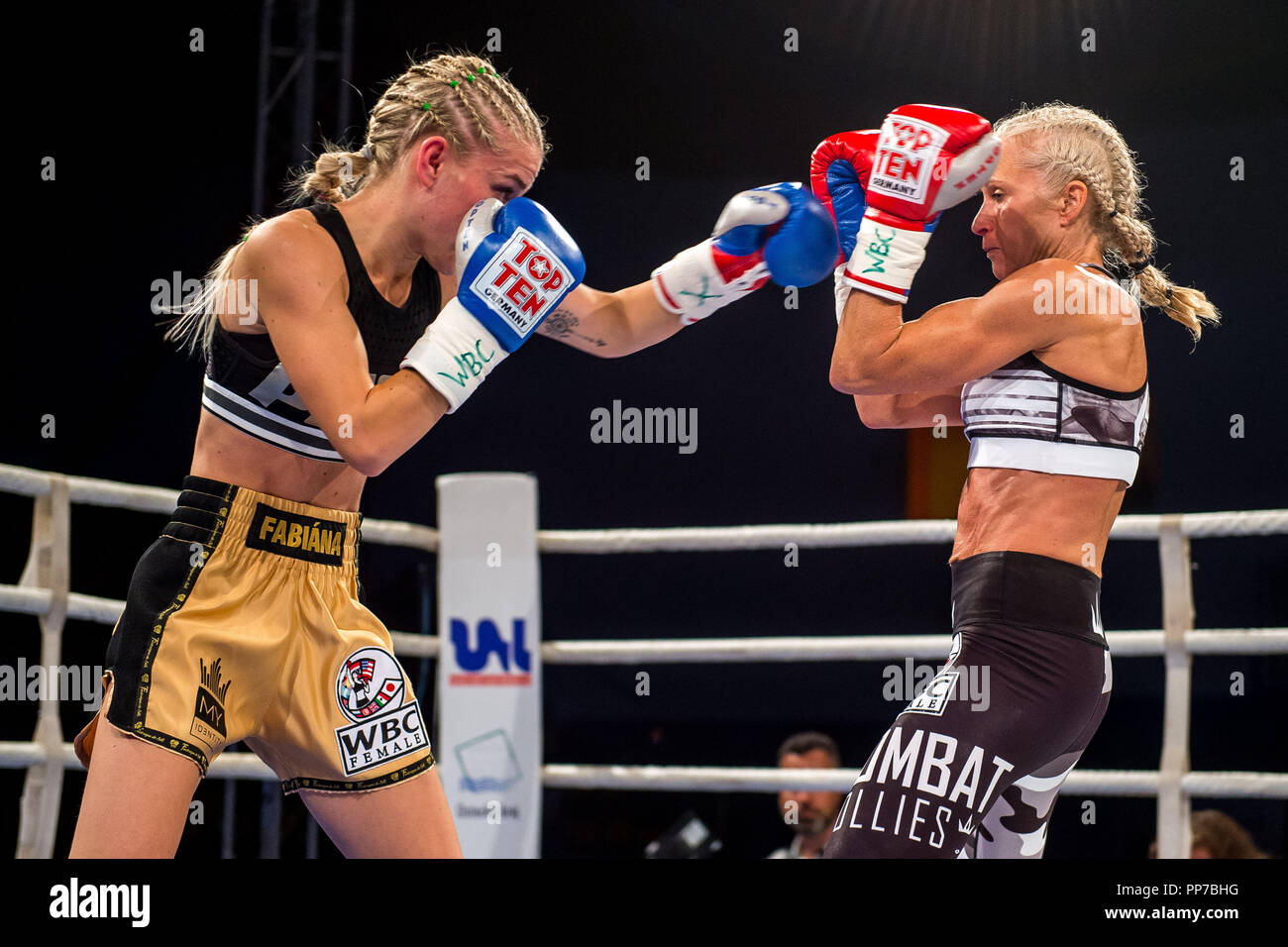 Professional boxing hi-res stock photography and images - Alamy