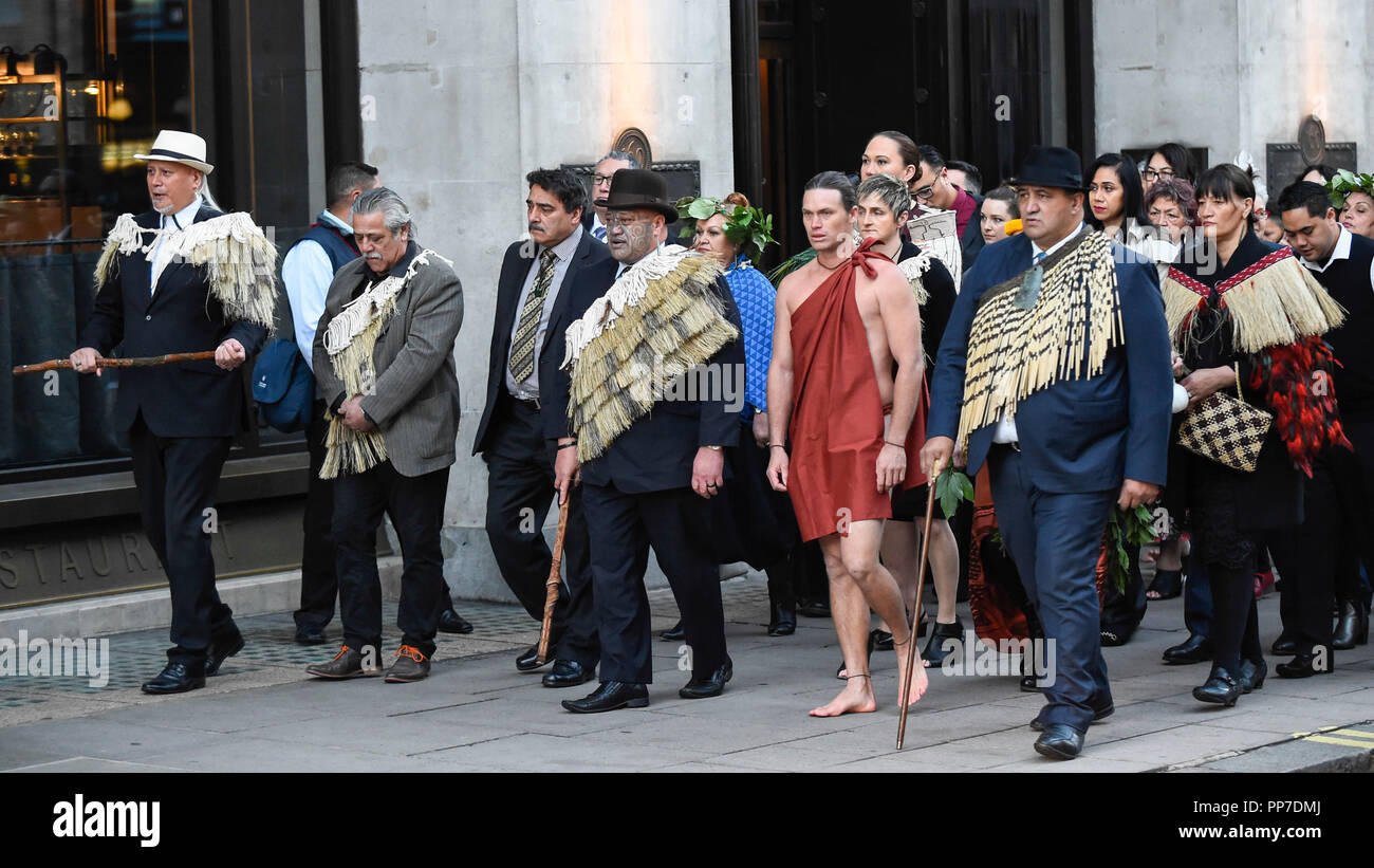 Maori haka ceremony south pacific hi-res stock photography and images ...