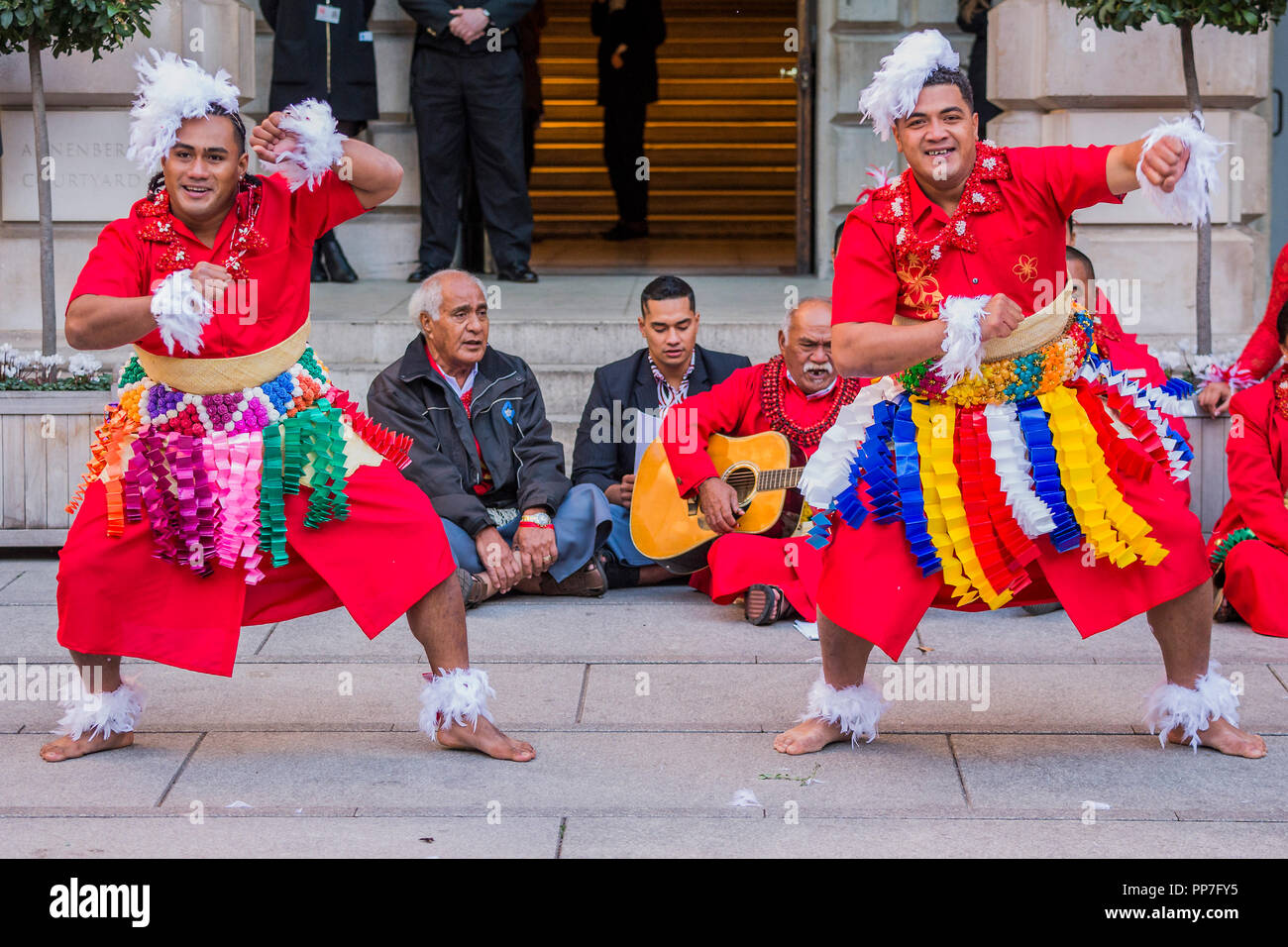 Tongan ceremony hi-res stock photography and images - Alamy