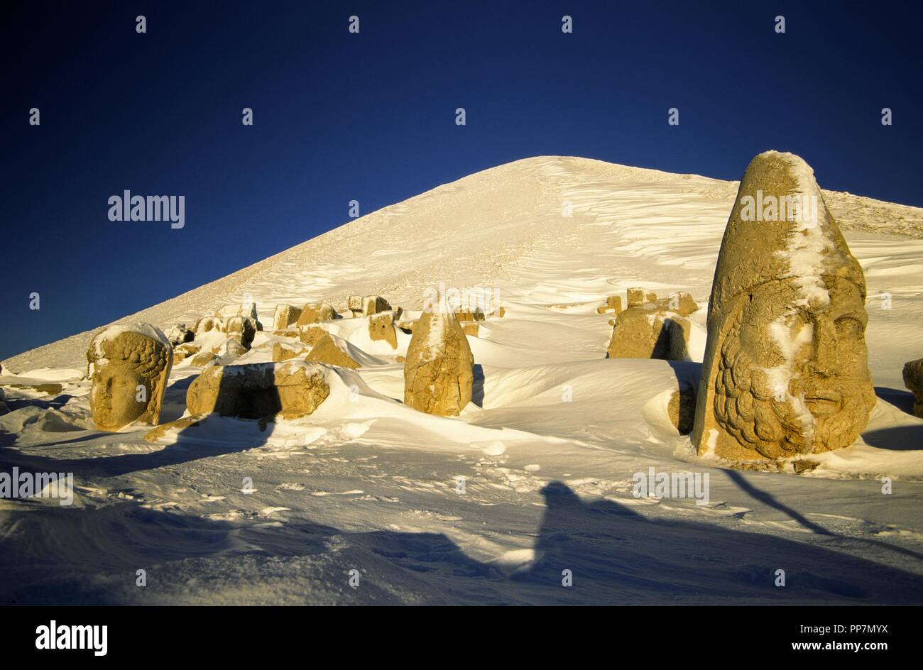 Monte nemrut nemrut dagi hi-res stock photography and images - Alamy