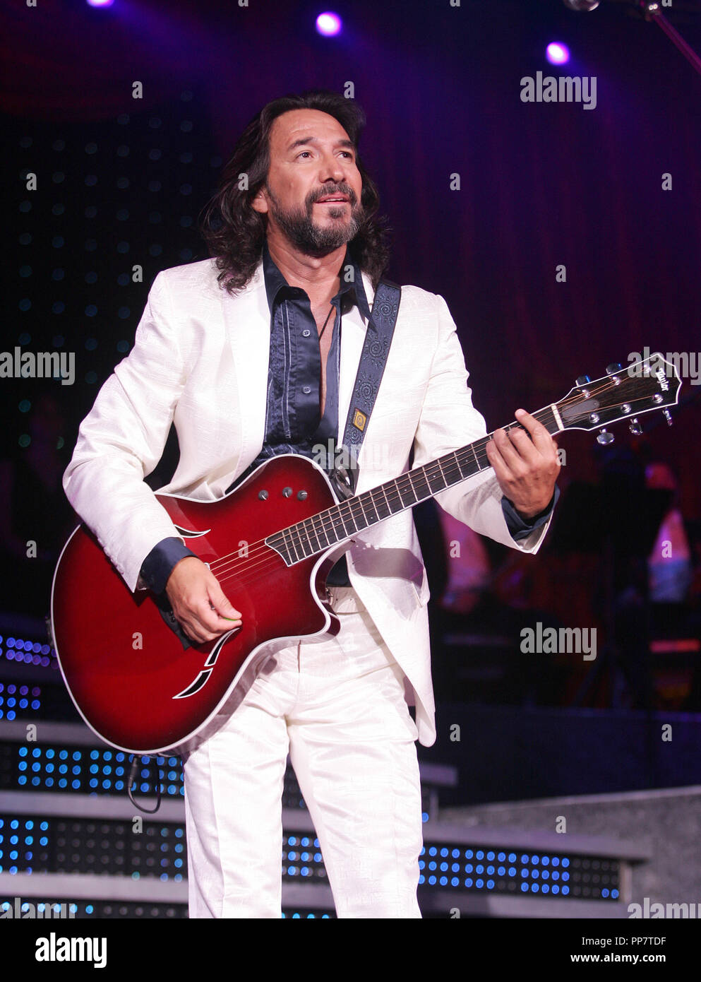 Mexican singer Marco Antonio Solis performs in concert at the American ...