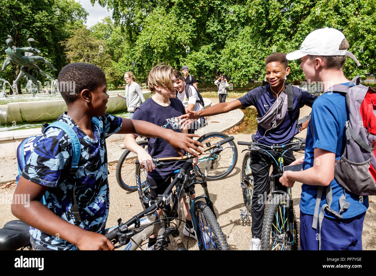 Africans in britain hi-res stock photography and images - Alamy