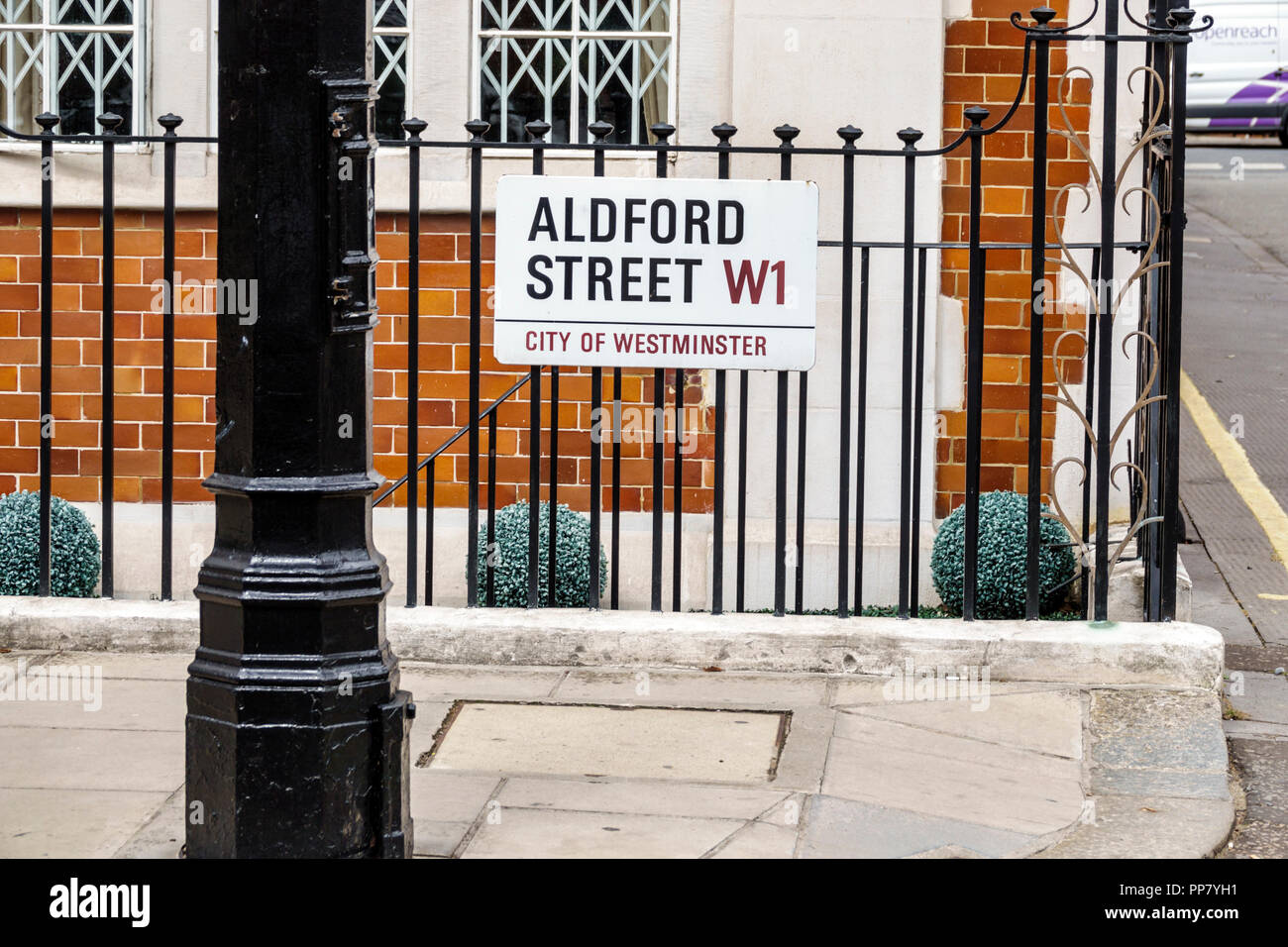 Aldford street mayfair hi-res stock photography and images - Alamy