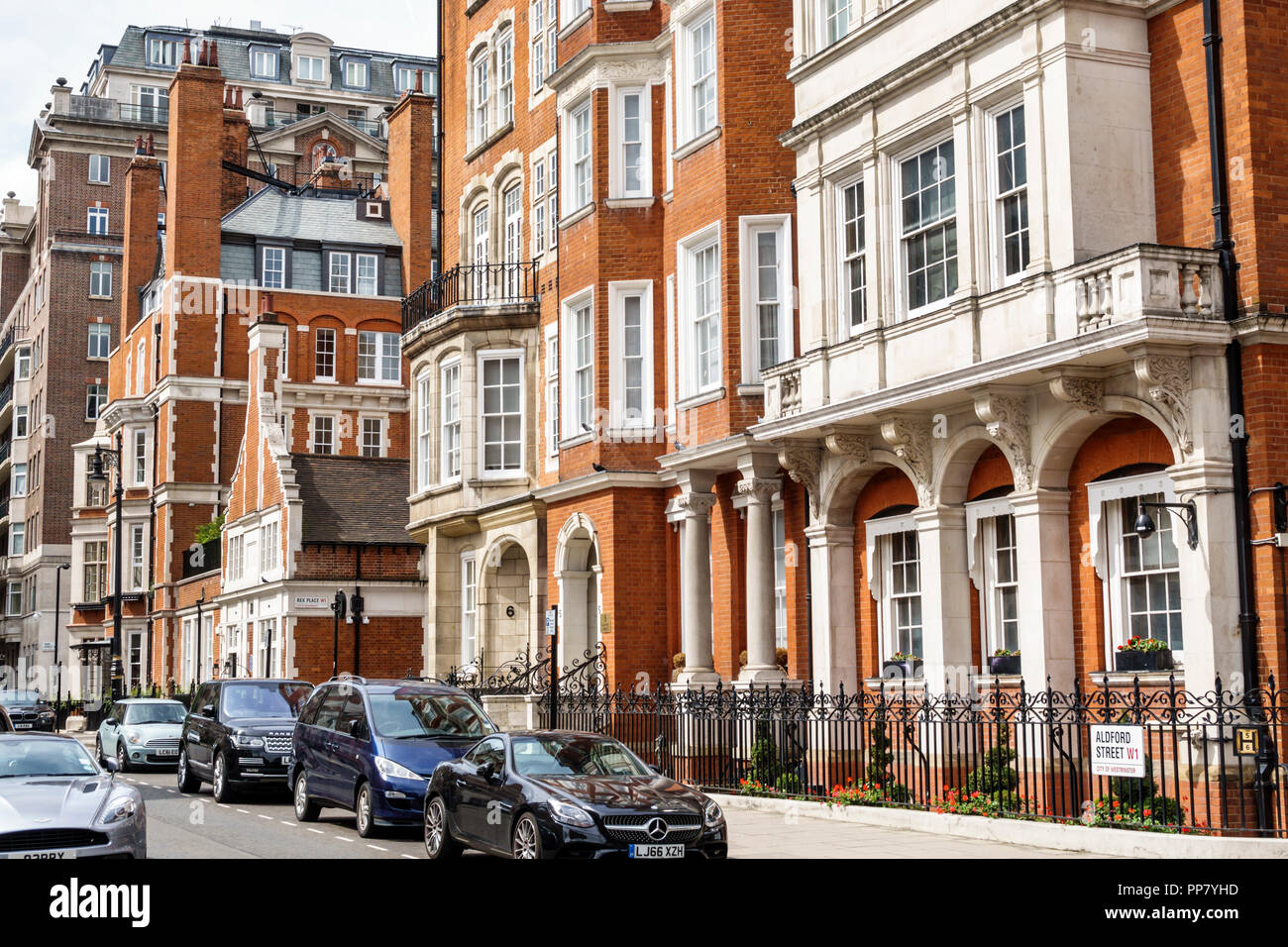 Mayfair houses hi-res stock photography and images - Alamy