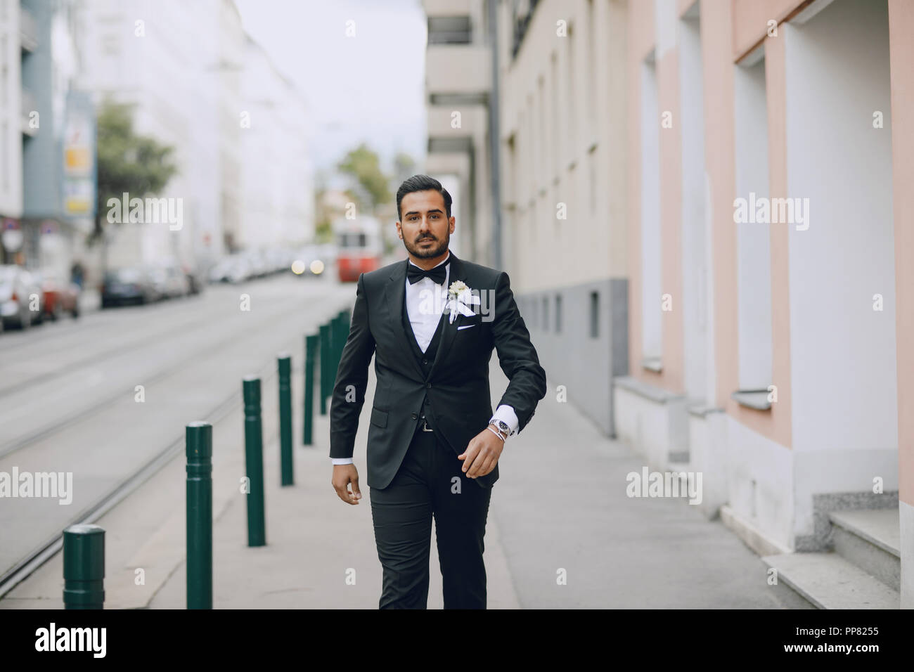 White male groom hi-res stock photography and images - Alamy