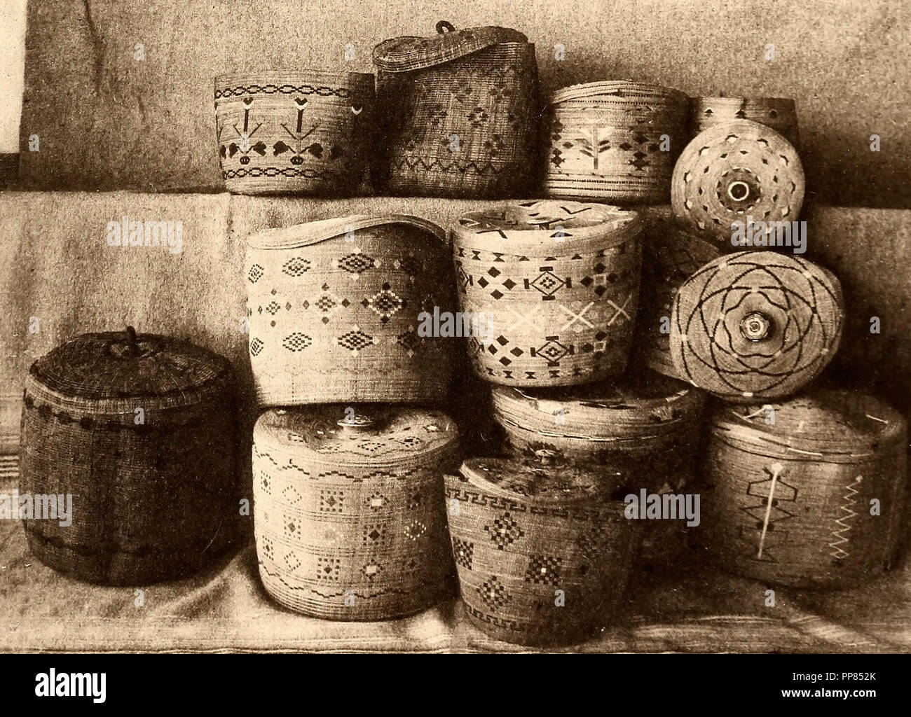 Aleut hi-res stock photography and images - Alamy