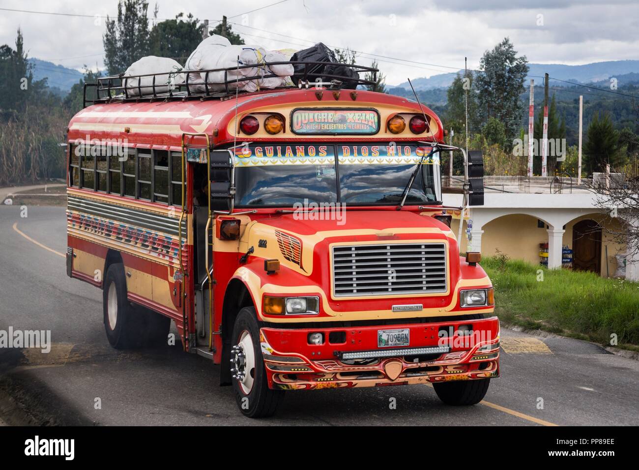 autobus colectivo, Chichicastenango, El Quiche, Guatemala, Central ...