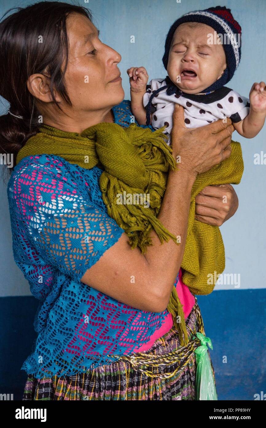 Bebe indígena hi-res stock photography and images - Alamy