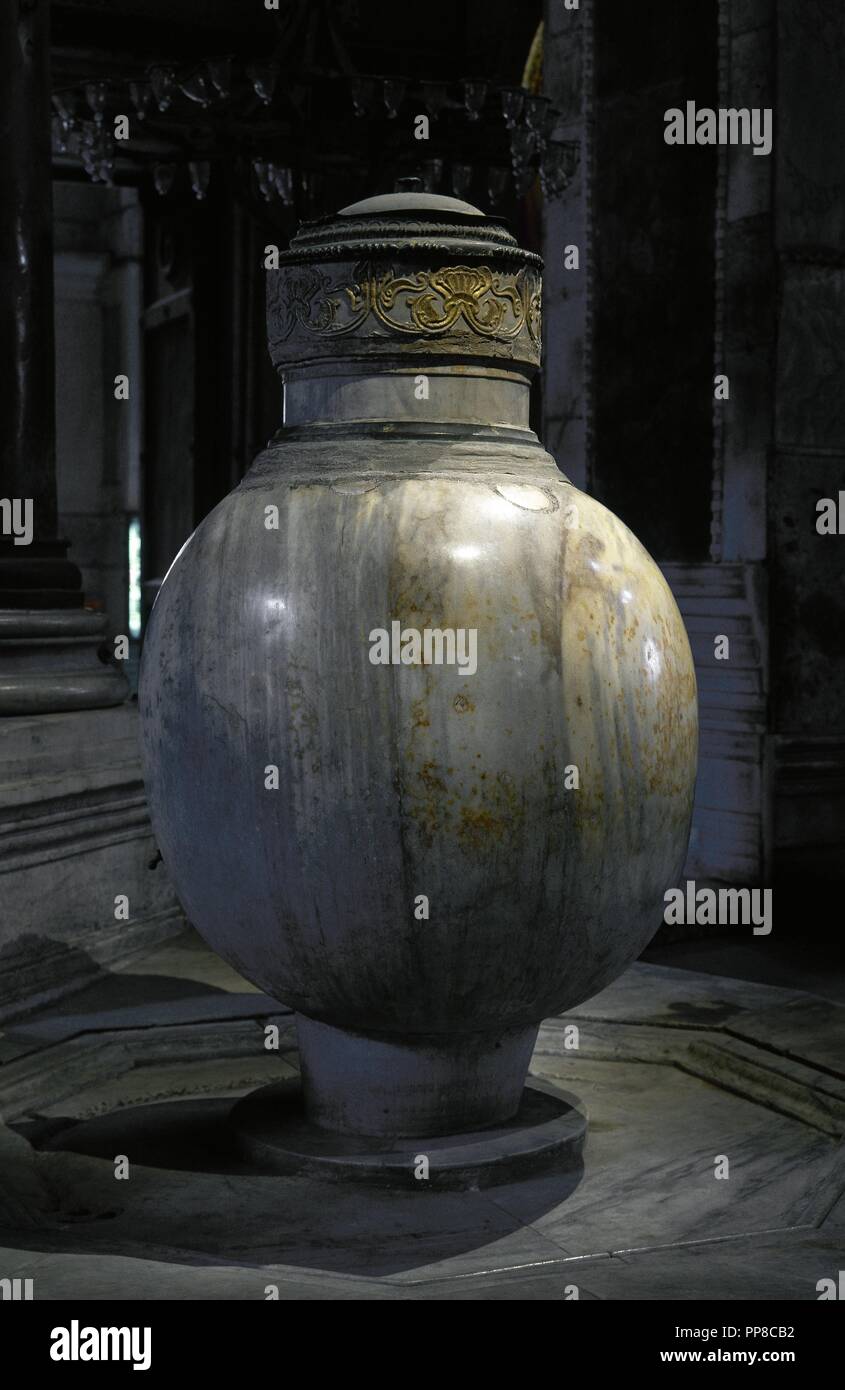 The marble jars were brought to Hagia Sophia from Pergamon (hellenic), during the reign of Murat ...