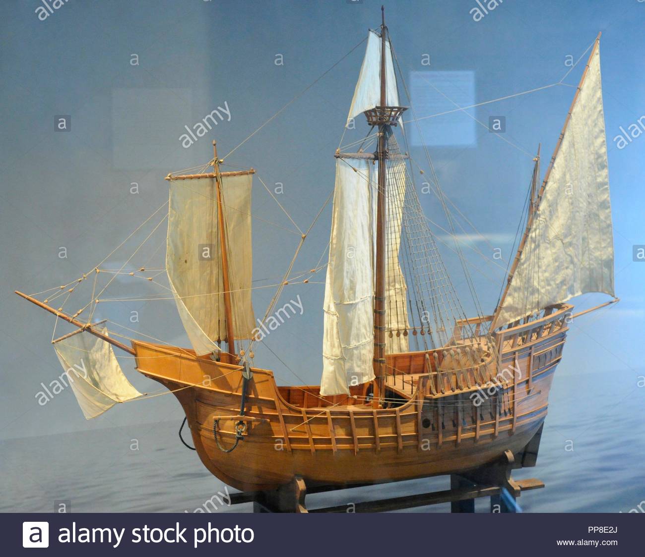 Caravel Ship Stock Photos & Caravel Ship Stock Images - Alamy