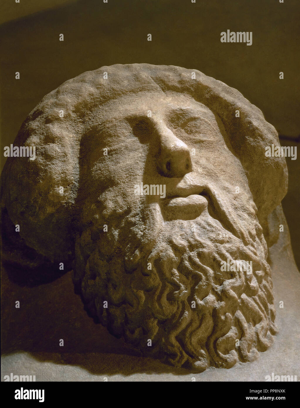 DETALLE DE LA CABEZA DEL SARCOFAGO ANTROPOIDE MASCULINO FENICIO - SIGLO ...