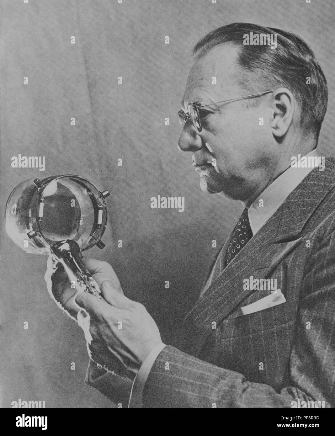 VLADIMIR ZWORYKIN (1889-1982), Russian-born American inventor, engineer ...