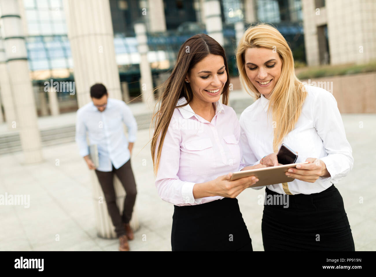 Business people team teamwork hi-res stock photography and images - Alamy