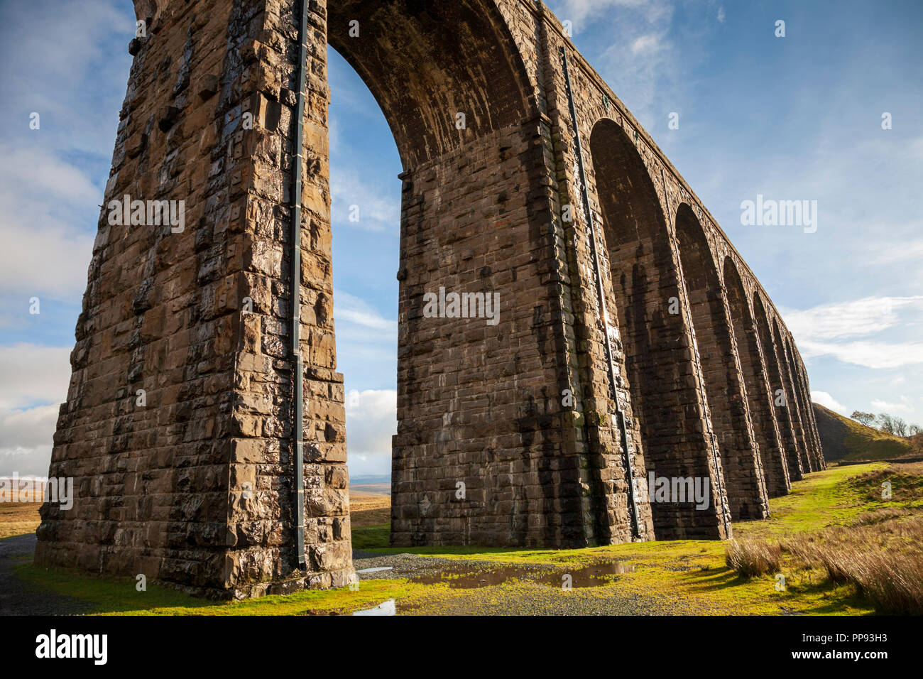 The Ribblehead Viaduct in winter, Yorkshire Dales, England Stock Photo ...