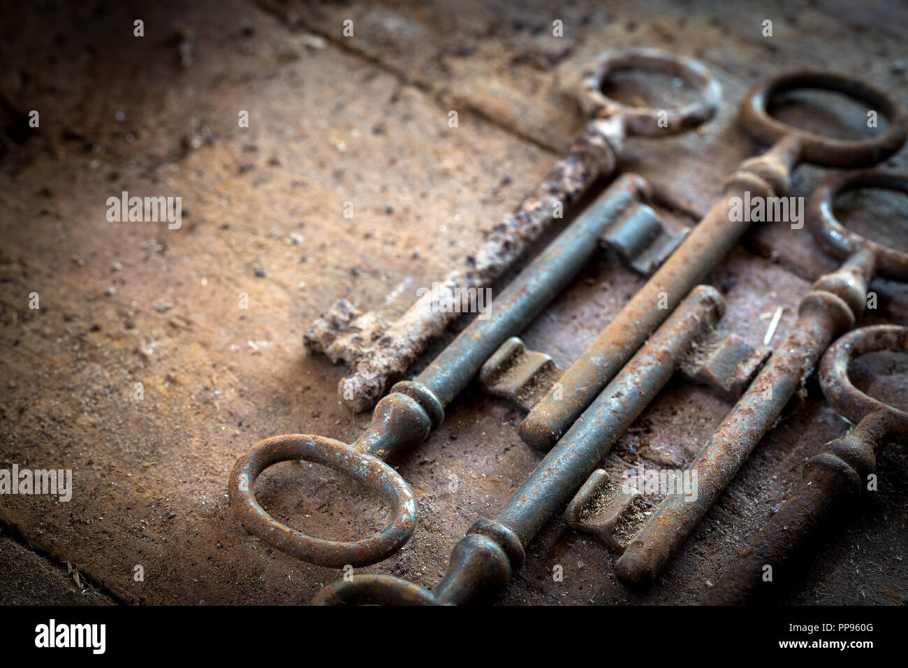 Old rusty keys hi-res stock photography and images - Alamy