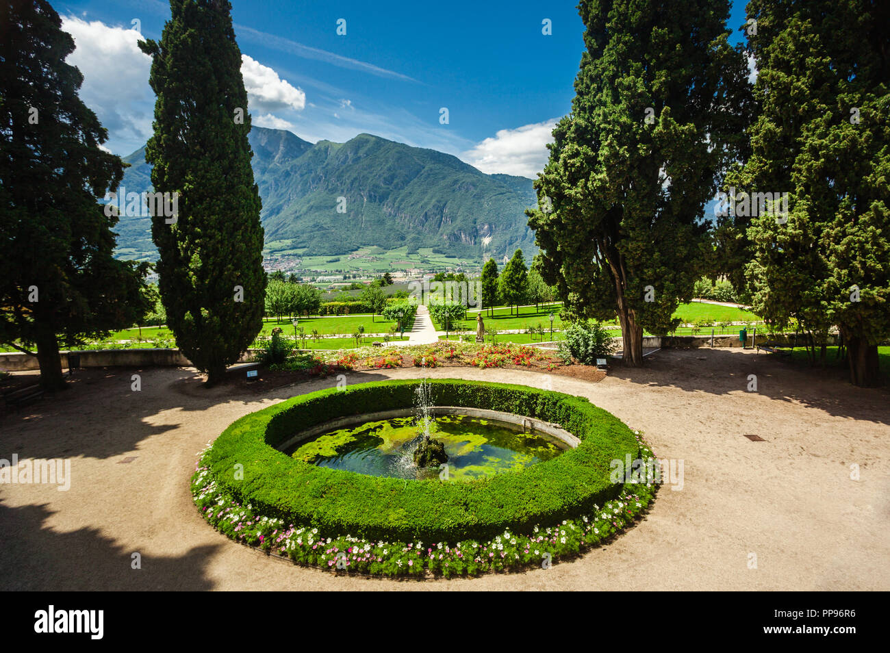 Classic italian garden in Trento with view on Alps, villa Mersi freely ...