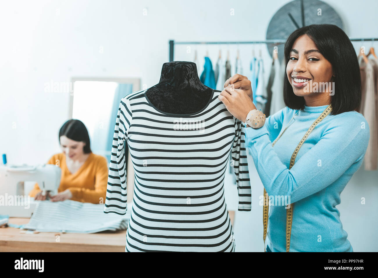 Female designer posing atelier hi-res stock photography and images - Alamy