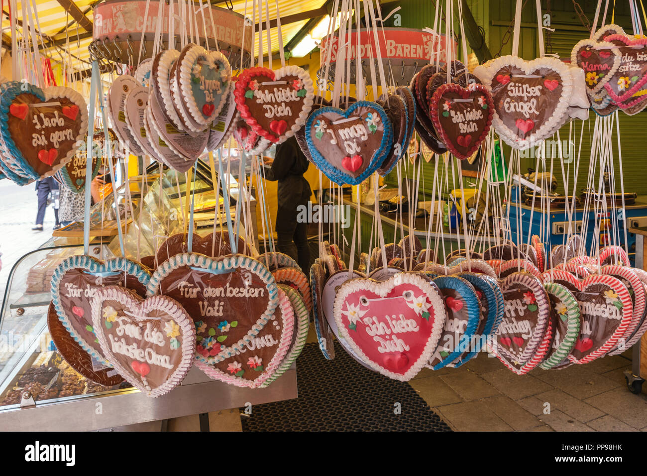 Gingerbread heart germany hi-res stock photography and images - Alamy