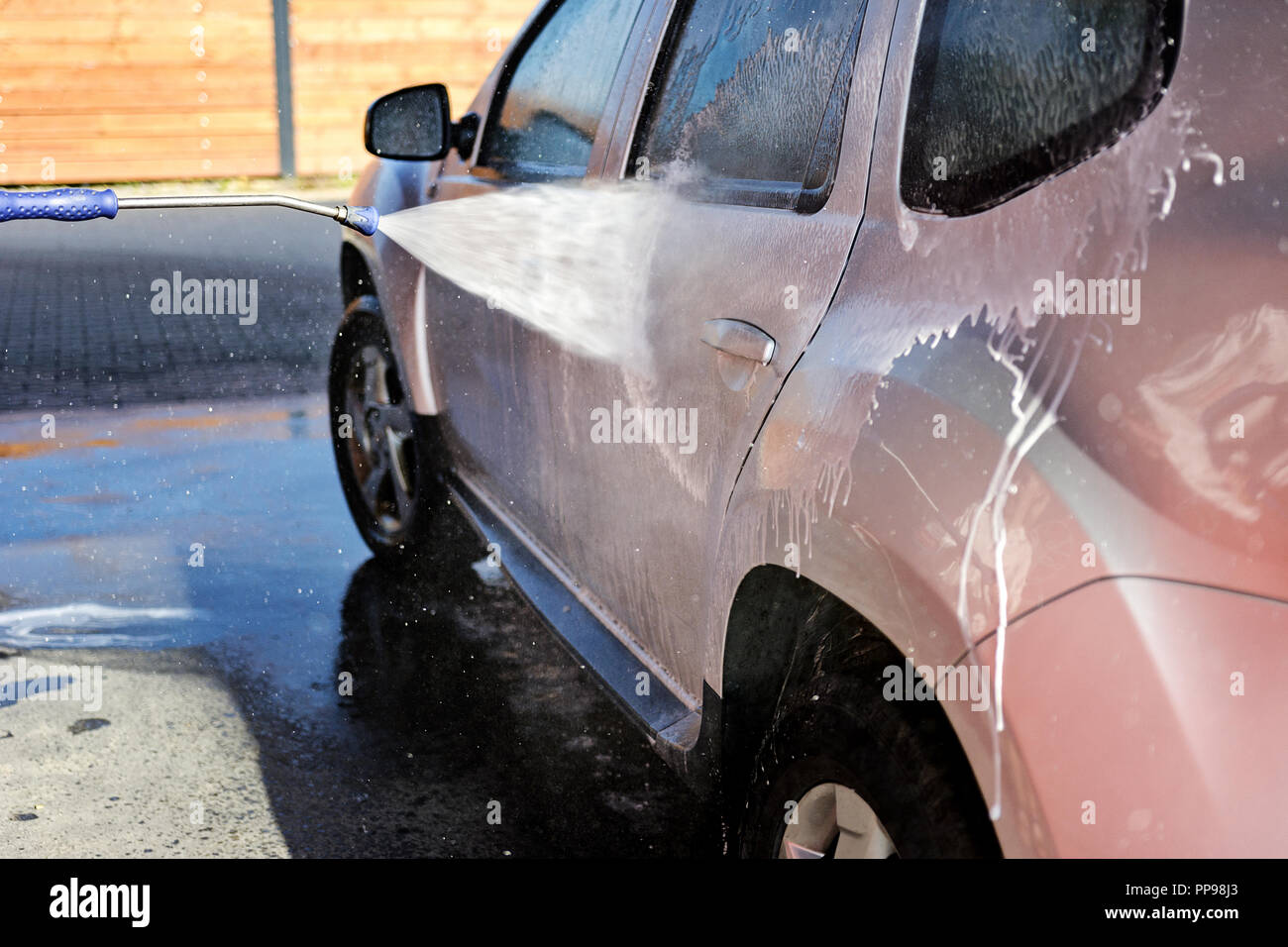 Touchless car wash hi-res stock photography and images - Alamy
