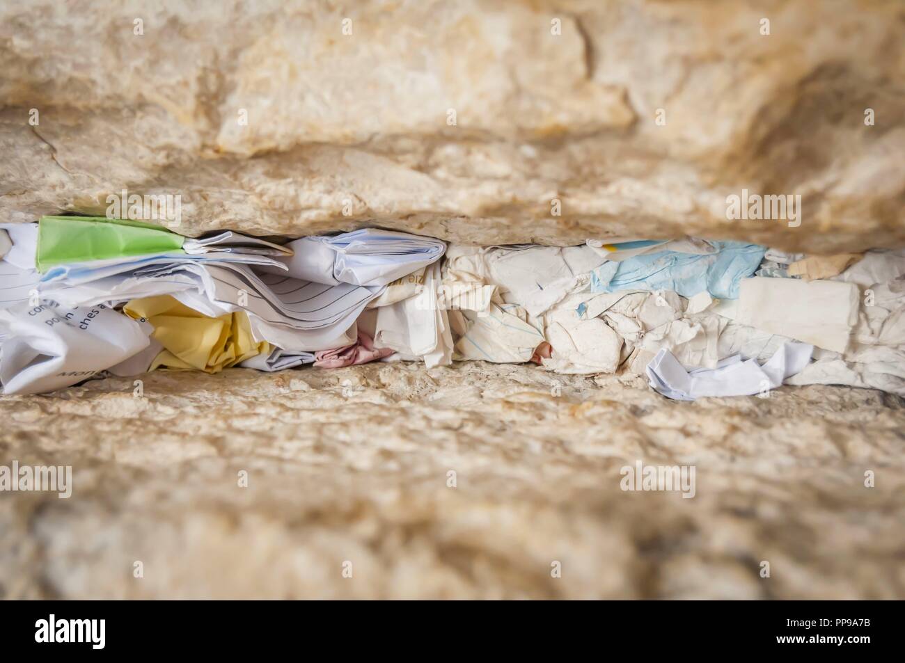 Prayer notes in western wall hi-res stock photography and images - Alamy