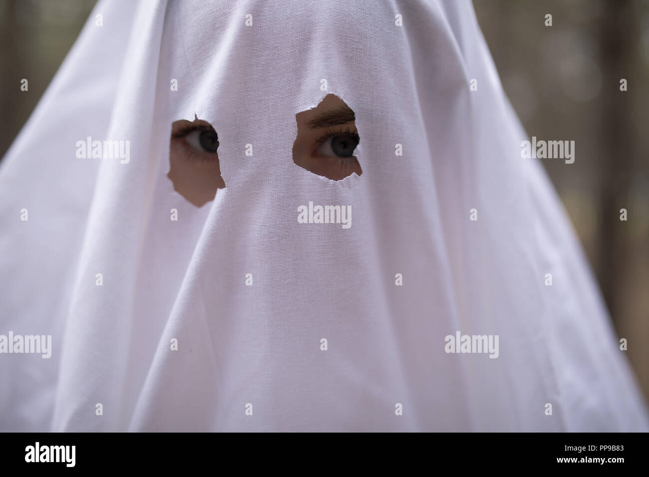 Portrait ghost in white sheet hi-res stock photography and images - Alamy